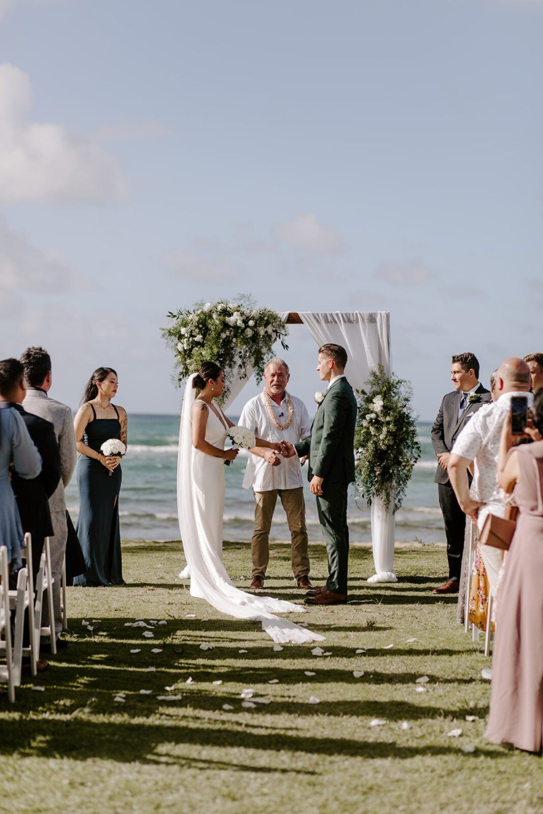 Oahu Wedding at LouLu Palm | Katelyn Faye Photography